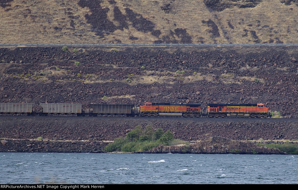 BNSF 5939 East